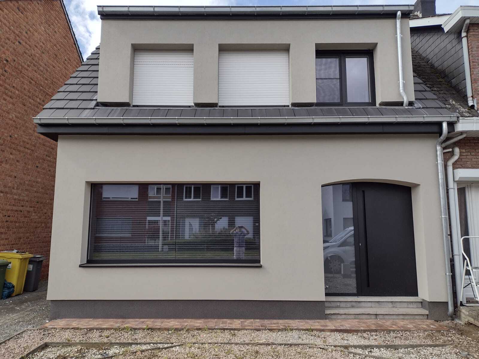 Stijlvolle Crepi afwerking voor woning… | Cornelissen Gevelbekleding